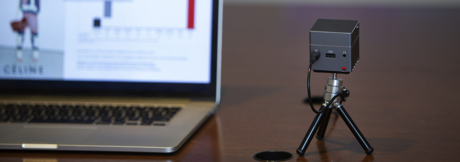 Pico Cube ピコキューブ - モバイルプロジェクターPico Cube